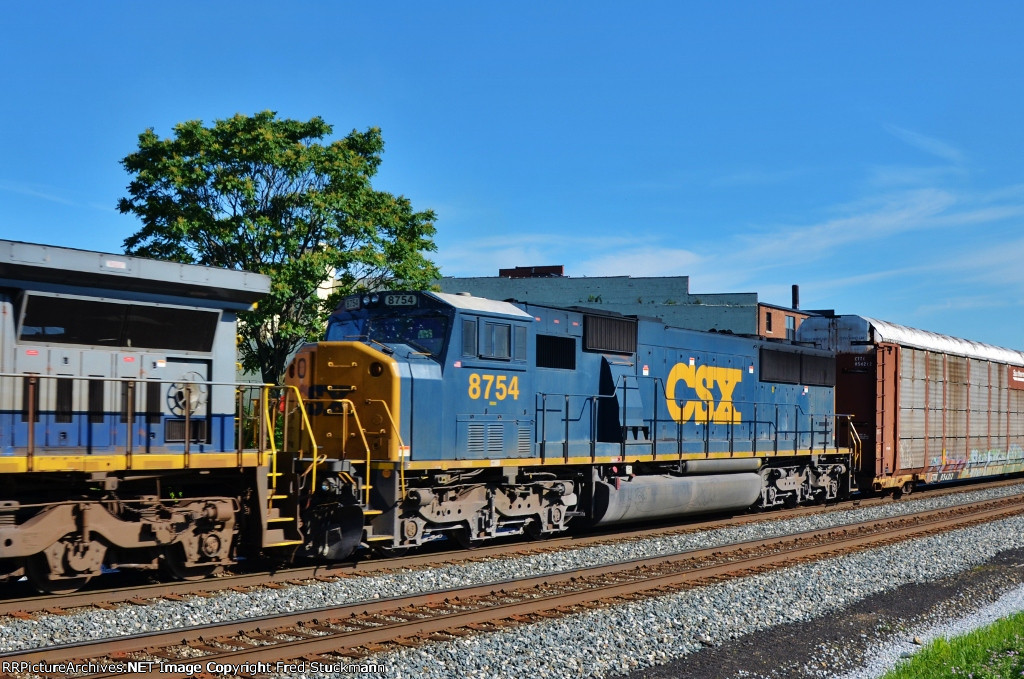 CSX 8754 would have looked nice in the lead, but I'll take it.